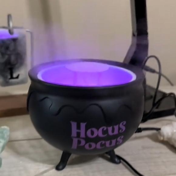 hocus pocus | Holiday | Halloween 223 Hocus Pocus Cauldron Led Lights Up Mists New Bullseye Like ...